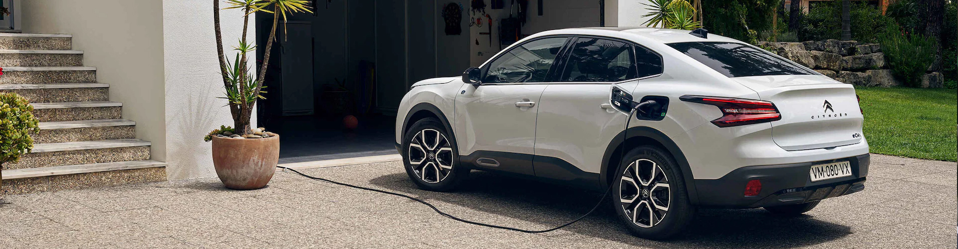 Citroen e-C4 X Shine Bold 100 KW Özellikleri